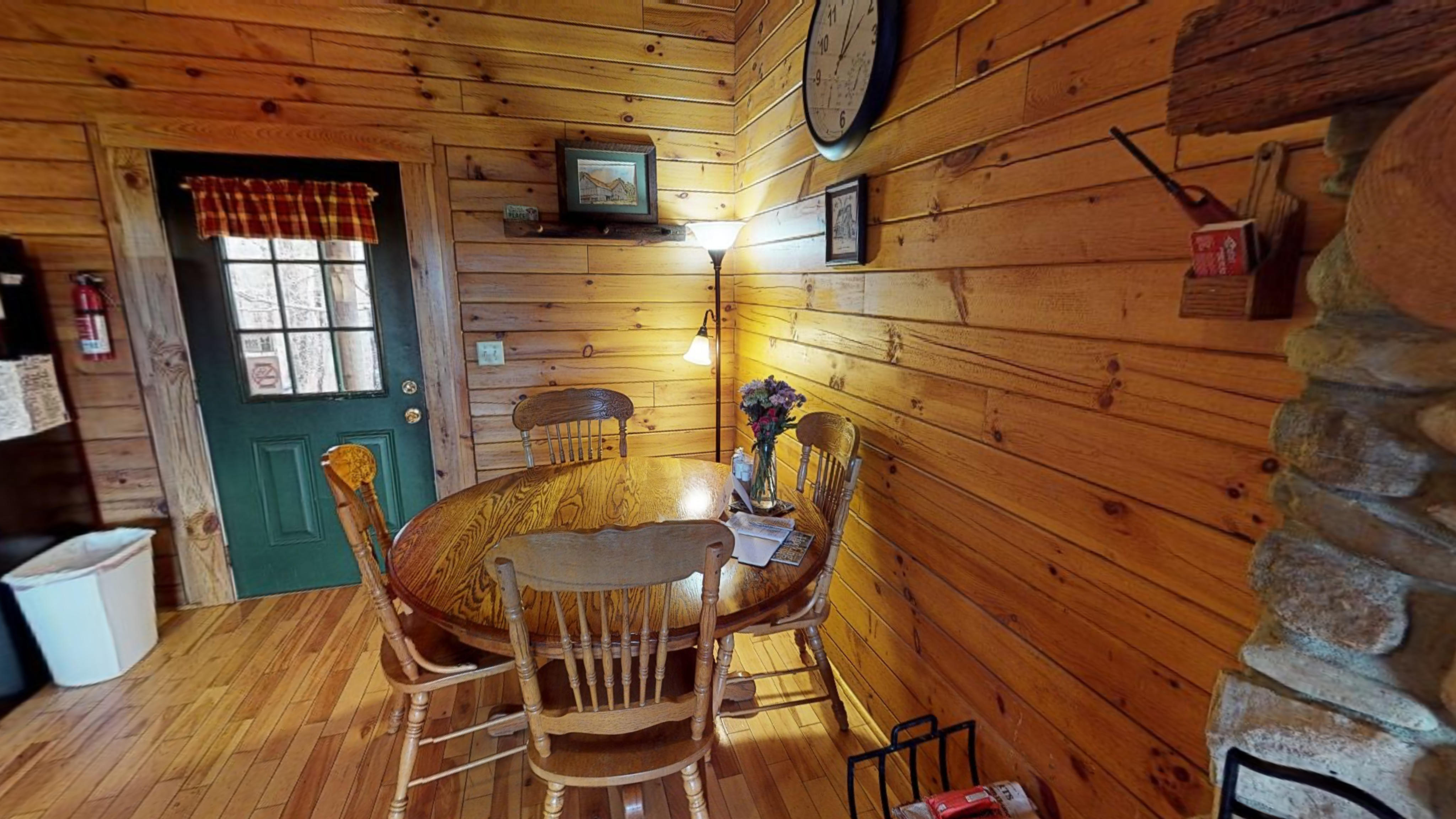 Crooked Mile Cabin - Hocking Hills Cottages and Cabins