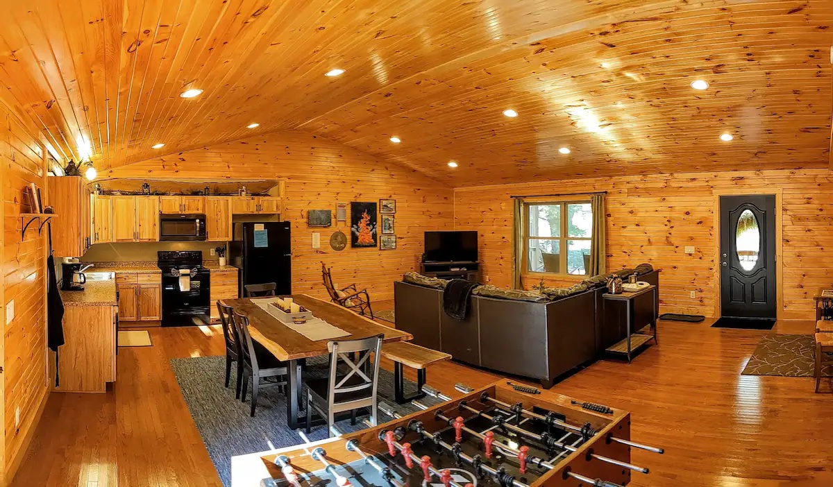 Knotty Pine Cabin - Hocking Hills Cottages and Cabins
